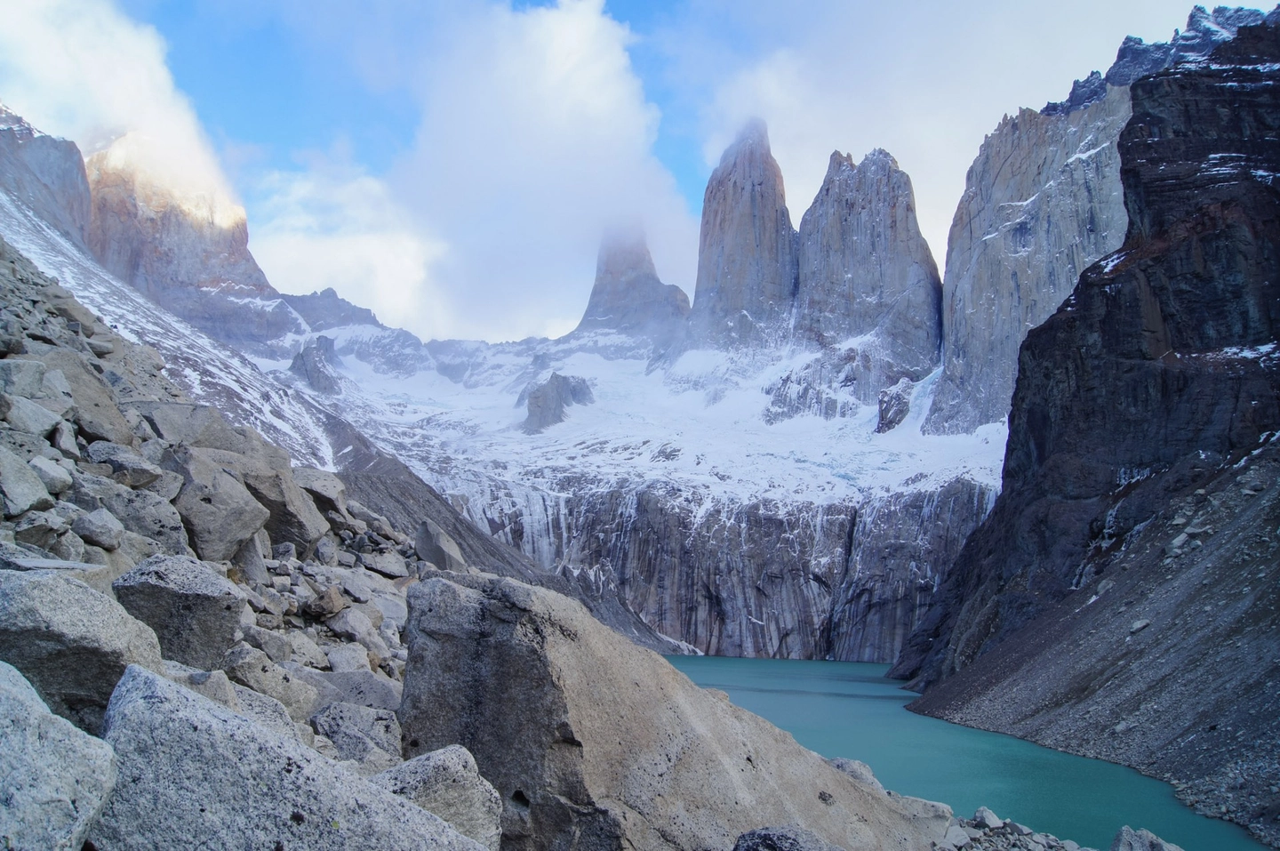 Trekking Base Torres del Paine: Aventura de 4 Días | Actividades | Tur.com